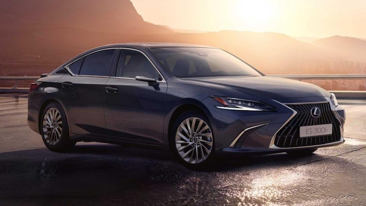 LEXUS presenta LEXUS ES 2023 aggiornato per l'Europa